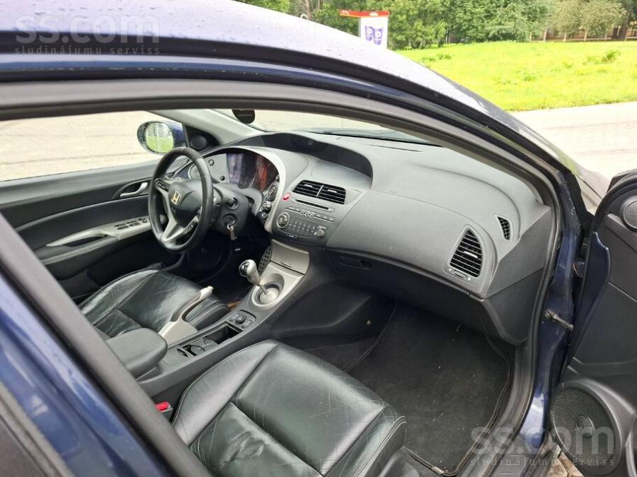 Blue Honda Civic 2008 in Riga, with an engine capacity of 2.20 L and mileage of 411 thousand km for 1430 €, photo 6 on AUTOMOTO.COM.LV