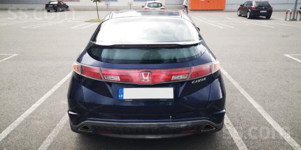 Blue Honda Civic 2008 in Riga, with an engine capacity of 1.80 L and mileage of 263 thousand km for 1500 €, photo 5 on AUTOMOTO.COM.LV