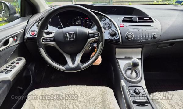 Zils Honda Civic 2008 Saue, ar dzinēja tilpumu 1.80 L un nobraukumu 214 tūkst. km par 3200 €, foto 5 vietnē AUTOMOTO.COM.LV