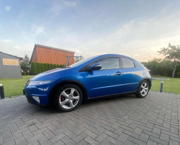 Blue Honda Civic 2009 in Panevezys, with an engine capacity of 1.80 L and mileage of 175 thousand km for 2550 €, photo 1 on AUTOMOTO.COM.LV