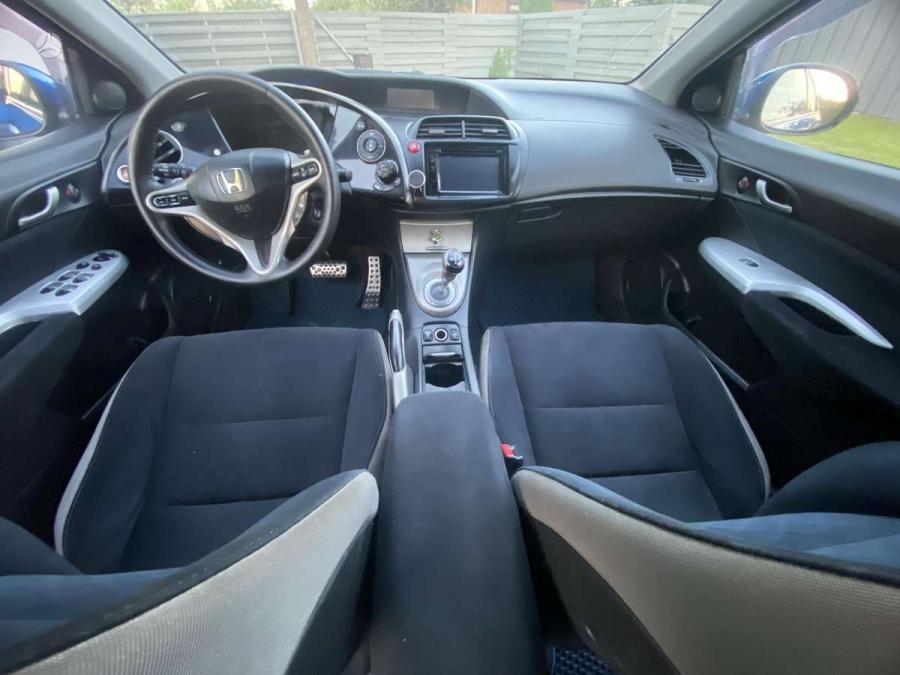 Blue Honda Civic 2009 in Panevezys, with an engine capacity of 1.80 L and mileage of 175 thousand km for 2550 €, photo 6 on AUTOMOTO.COM.LV