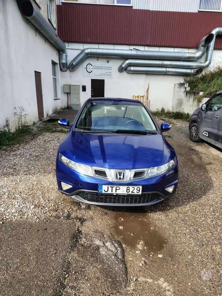 Zils Honda Civic 2009 Viļņa, ar dzinēja tilpumu 2.20 L un nobraukumu 305 tūkst. km par 3000 €, foto 3 vietnē AUTOMOTO.COM.LV