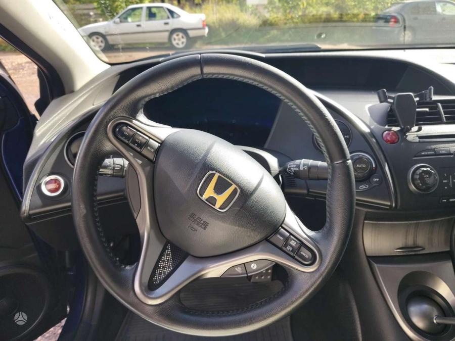 Zils Honda Civic 2009 Viļņa, ar dzinēja tilpumu 2.20 L un nobraukumu 305 tūkst. km par 3000 €, foto 20 vietnē AUTOMOTO.COM.LV