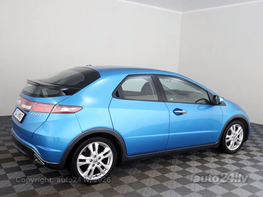 Zils Honda Civic 2010 Tallina, ar dzinēja tilpumu 1.80 L un nobraukumu 275 tūkst. km par 1999 €, foto 3 vietnē AUTOMOTO.COM.LV