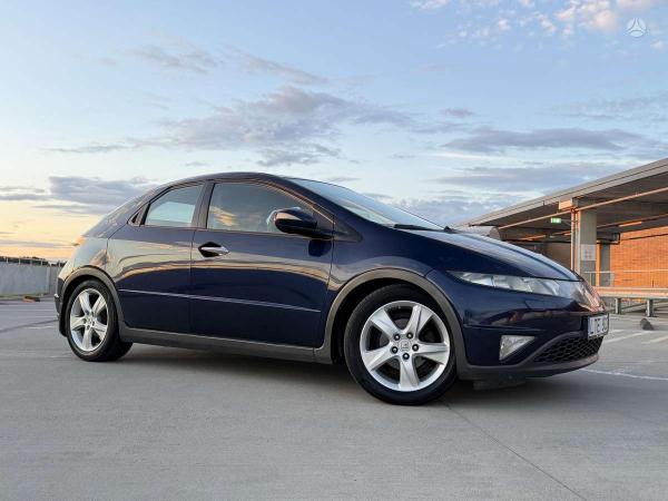 Zils Honda Civic 2010 Viļņa, ar dzinēja tilpumu 1.80 L un nobraukumu 225 tūkst. km par 3350 €, foto 4 vietnē AUTOMOTO.COM.LV
