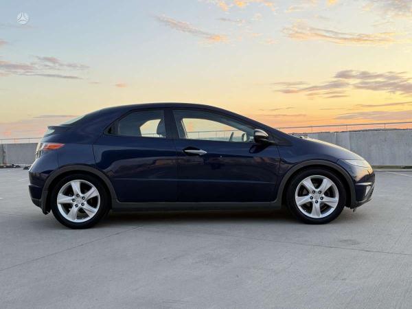 Zils Honda Civic 2010 Viļņa, ar dzinēja tilpumu 1.80 L un nobraukumu 225 tūkst. km par 3350 €, foto 5 vietnē AUTOMOTO.COM.LV