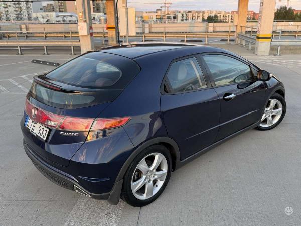 Zils Honda Civic 2010 Viļņa, ar dzinēja tilpumu 1.80 L un nobraukumu 225 tūkst. km par 3350 €, foto 8 vietnē AUTOMOTO.COM.LV