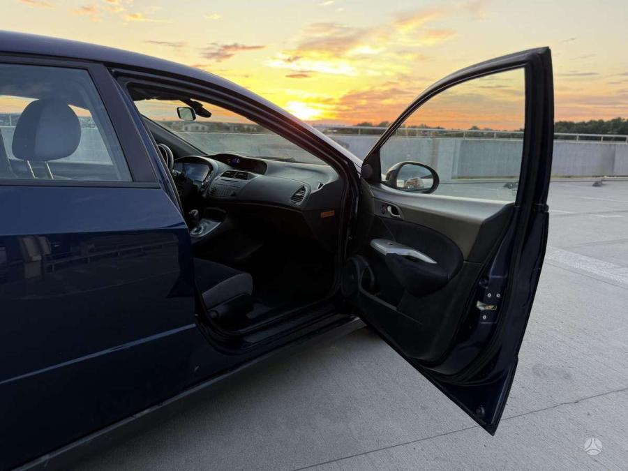 Синий Хонда Цивик 2010 в Вильнюс, объемом двигателя 1.80 л и пробегом 225 тыс. км за 3350 €, фото 29 на AUTOMOTO.COM.LV