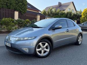 Blue Honda Civic 2011 in Vilnius, with an engine capacity of 1.80 L and mileage of 215 thousand km for 3450 €, photo 5 on AUTOMOTO.COM.LV