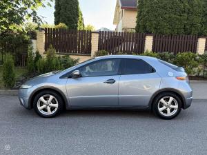 Blue Honda Civic 2011 in Vilnius, with an engine capacity of 1.80 L and mileage of 215 thousand km for 3450 €, photo 7 on AUTOMOTO.COM.LV
