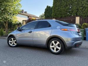 Blue Honda Civic 2011 in Vilnius, with an engine capacity of 1.80 L and mileage of 215 thousand km for 3450 €, photo 8 on AUTOMOTO.COM.LV