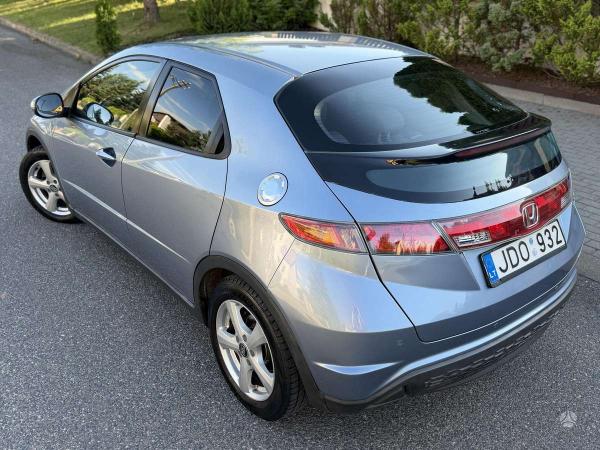 Zils Honda Civic 2011 Viļņa, ar dzinēja tilpumu 1.80 L un nobraukumu 215 tūkst. km par 3450 €, foto 9 vietnē AUTOMOTO.COM.LV