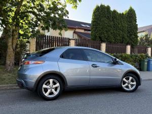 Blue Honda Civic 2011 in Vilnius, with an engine capacity of 1.80 L and mileage of 215 thousand km for 3450 €, photo 18 on AUTOMOTO.COM.LV