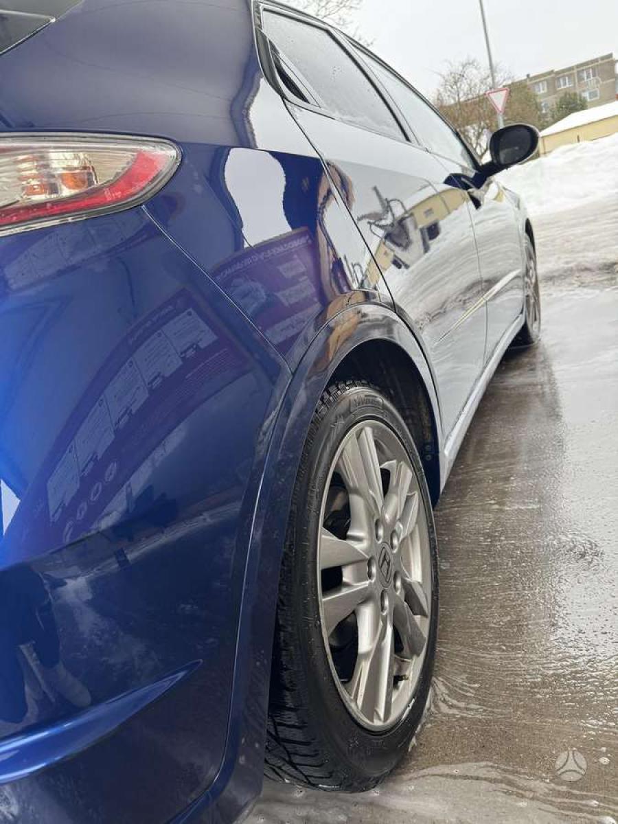Blue Honda Civic 2011 in Jonava, with an engine capacity of 2.20 L and mileage of 266 thousand km for 3500 €, photo 13 on AUTOMOTO.COM.LV