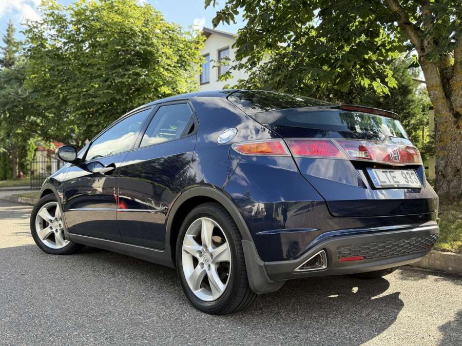 Blue Honda Civic 2011 in Vilnius, with an engine capacity of 1.80 L and mileage of 225 thousand km for 2850 €, photo 14 on AUTOMOTO.COM.LV