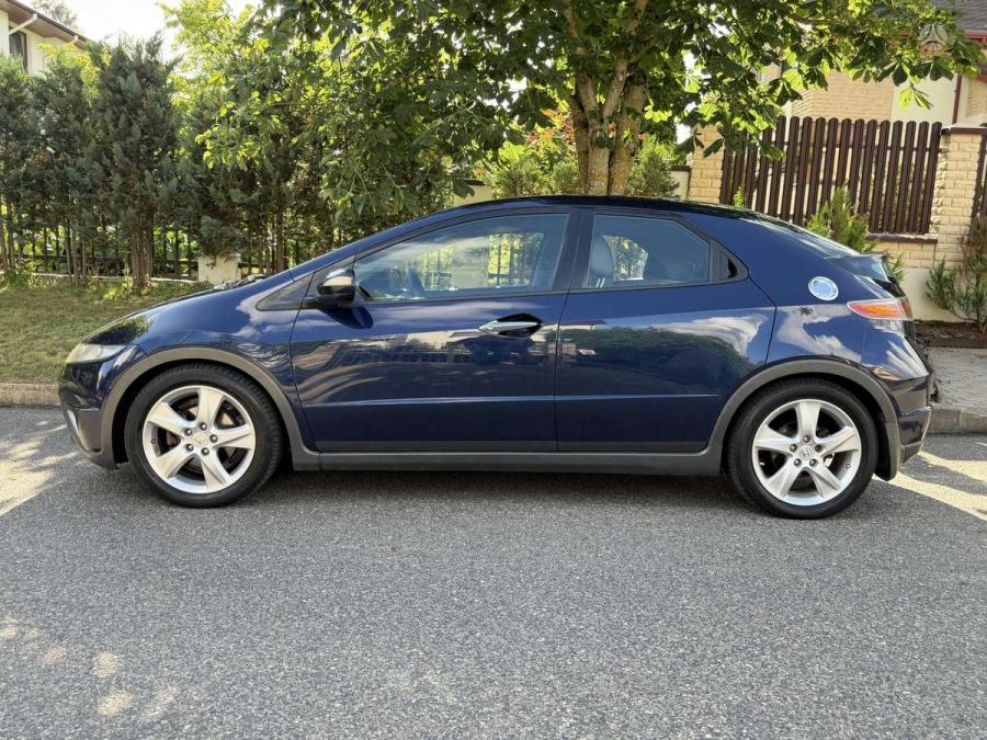 Blue Honda Civic 2011 in Vilnius, with an engine capacity of 1.80 L and mileage of 225 thousand km for 2850 €, photo 17 on AUTOMOTO.COM.LV