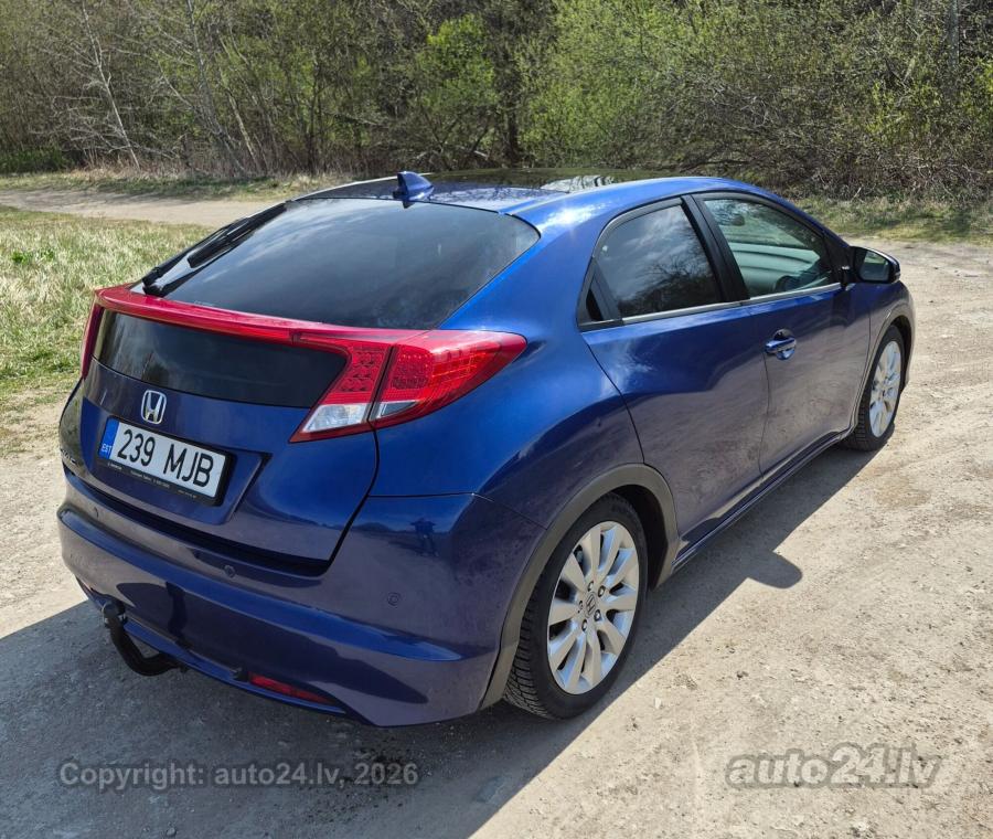 Zils Honda Civic 2013 Tallina, ar dzinēja tilpumu 1.80 L un nobraukumu 164 tūkst. km par 7990 €, foto 6 vietnē AUTOMOTO.COM.LV