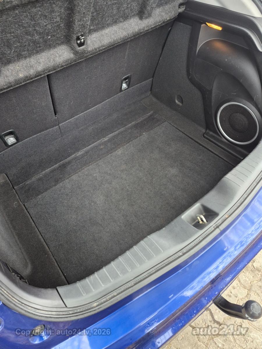 Zils Honda Civic 2013 Tallina, ar dzinēja tilpumu 1.80 L un nobraukumu 164 tūkst. km par 7990 €, foto 14 vietnē AUTOMOTO.COM.LV