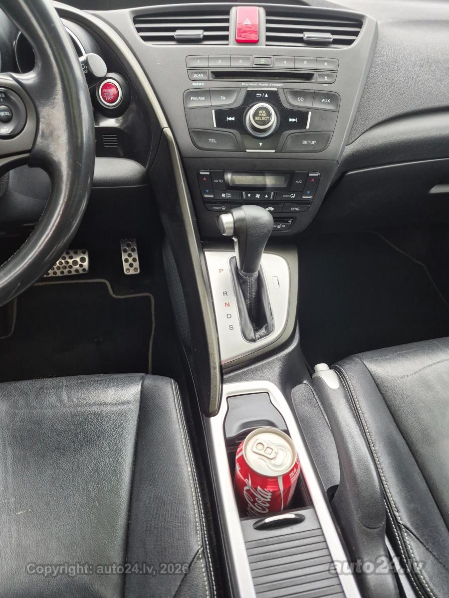 Zils Honda Civic 2013 Tallina, ar dzinēja tilpumu 1.80 L un nobraukumu 164 tūkst. km par 7990 €, foto 18 vietnē AUTOMOTO.COM.LV