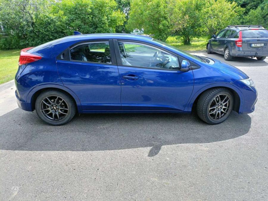 Zils Honda Civic 2013 Utena, ar dzinēja tilpumu 2.20 L un nobraukumu 260 tūkst. km par 4650 €, foto 4 vietnē AUTOMOTO.COM.LV