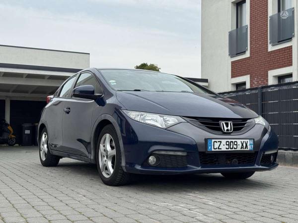 Blue Honda Civic 2013 in Klaipeda, with an engine capacity of 1.60 L and mileage of 320 thousand km for 3950 €, photo 1 on AUTOMOTO.COM.LV