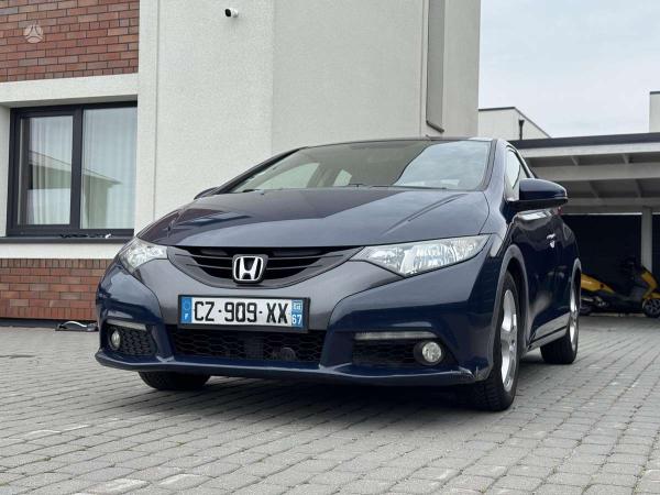 Blue Honda Civic 2013 in Klaipeda, with an engine capacity of 1.60 L and mileage of 320 thousand km for 3950 €, photo 9 on AUTOMOTO.COM.LV