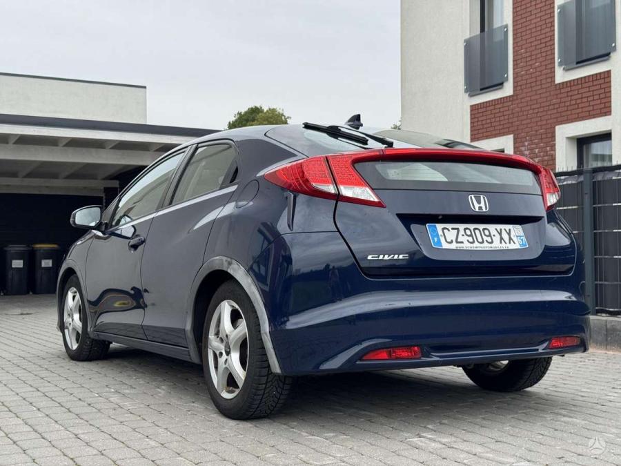 Zils Honda Civic 2013 Klaipėda, ar dzinēja tilpumu 1.60 L un nobraukumu 320 tūkst. km par 3950 €, foto 15 vietnē AUTOMOTO.COM.LV