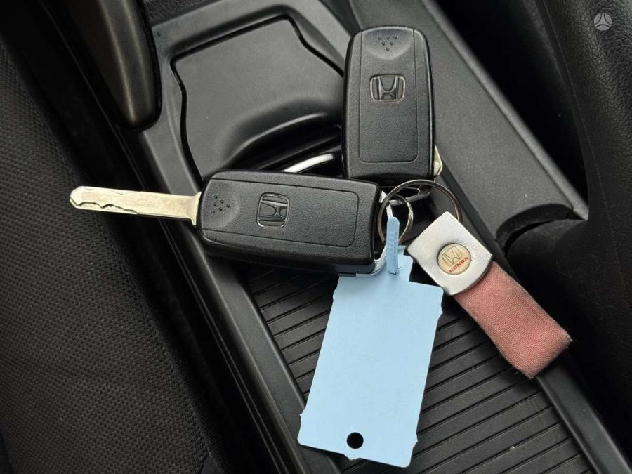 Zils Honda Civic 2013 Klaipėda, ar dzinēja tilpumu 1.60 L un nobraukumu 320 tūkst. km par 3950 €, foto 45 vietnē AUTOMOTO.COM.LV