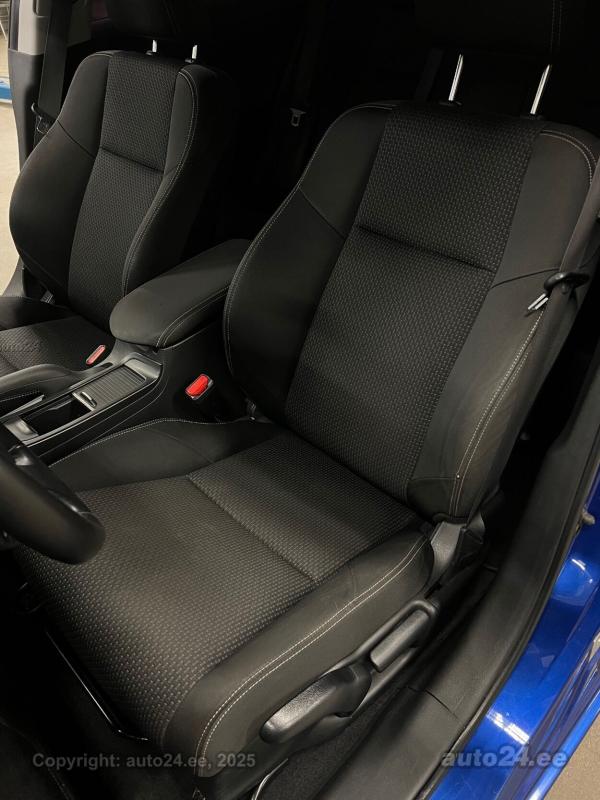 Zils Honda Civic 2015 Tallina, ar dzinēja tilpumu 1.80 L un nobraukumu 129 tūkst. km par 10900 €, foto 11 vietnē AUTOMOTO.COM.LV
