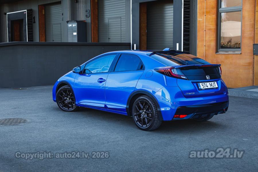 Zils Honda Civic 2015 Tallina, ar dzinēja tilpumu 1.60 L un nobraukumu 183 tūkst. km par 7900 €, foto 6 vietnē AUTOMOTO.COM.LV