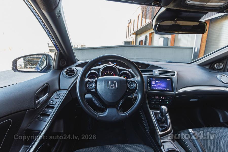 Zils Honda Civic 2015 Tallina, ar dzinēja tilpumu 1.60 L un nobraukumu 183 tūkst. km par 7900 €, foto 8 vietnē AUTOMOTO.COM.LV