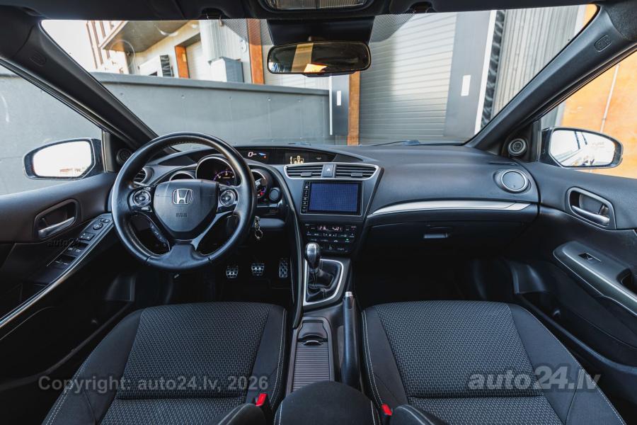 Zils Honda Civic 2015 Tallina, ar dzinēja tilpumu 1.60 L un nobraukumu 183 tūkst. km par 7900 €, foto 9 vietnē AUTOMOTO.COM.LV