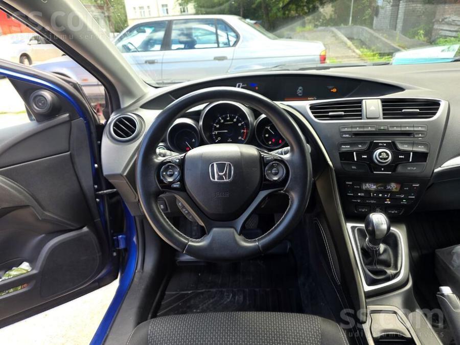 Zils Honda Civic 2015 Rīga, ar dzinēja tilpumu 1.80 L un nobraukumu 147 tūkst. km par 7850 €, foto 12 vietnē AUTOMOTO.COM.LV
