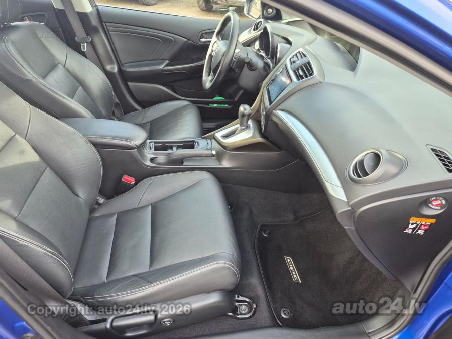 Zils Honda Civic 2015 Tallina, ar dzinēja tilpumu 1.80 L un nobraukumu 0 tūkst. km par 9700 €, foto 10 vietnē AUTOMOTO.COM.LV