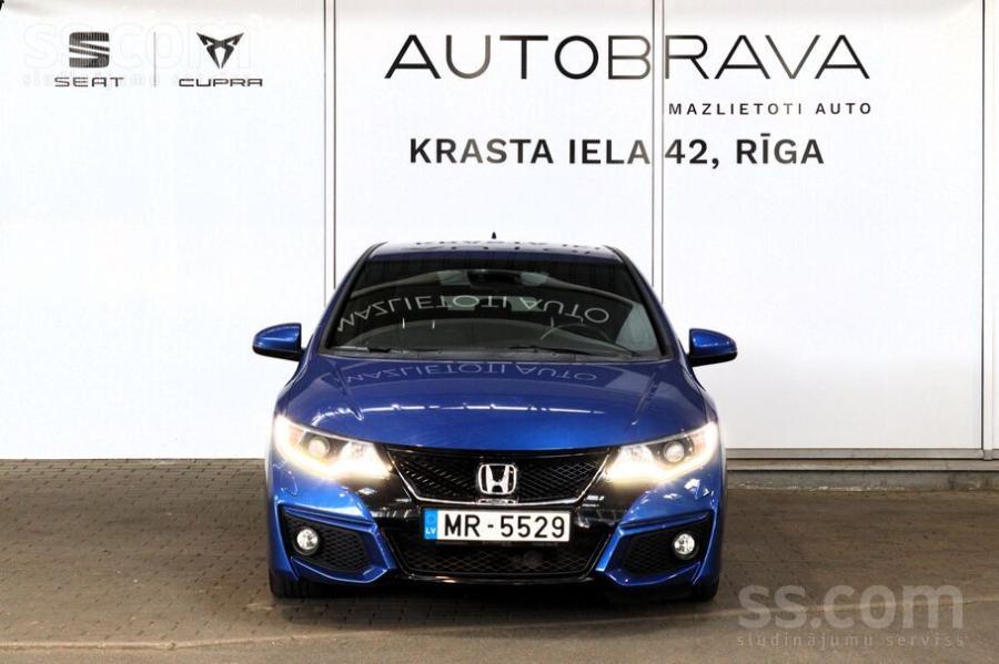 Blue Honda Civic 2016 in Riga, with an engine capacity of 1.80 L and mileage of 79 thousand km for 11990 €, photo 2 on AUTOMOTO.COM.LV