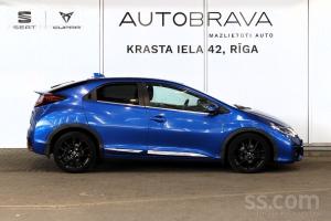 Blue Honda Civic 2016 in Riga, with an engine capacity of 1.80 L and mileage of 79 thousand km for 11990 €, photo 5 on AUTOMOTO.COM.LV