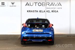 Blue Honda Civic 2016 in Riga, with an engine capacity of 1.80 L and mileage of 79 thousand km for 11990 €, photo 7 on AUTOMOTO.COM.LV