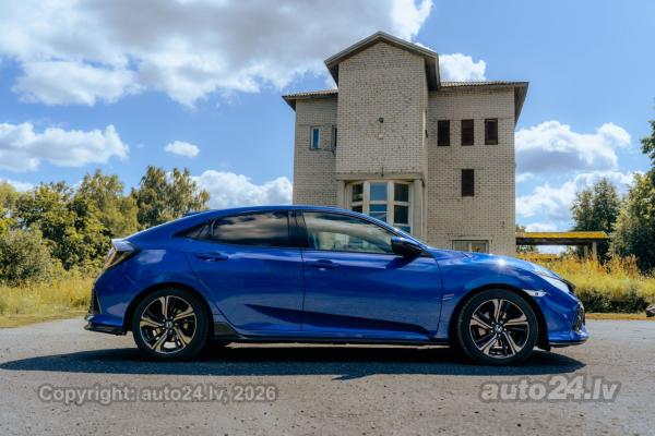 Zils Honda Civic 2017 Tallina, ar dzinēja tilpumu 1.50 L un nobraukumu 178 tūkst. km par 14700 €, foto 3 vietnē AUTOMOTO.COM.LV