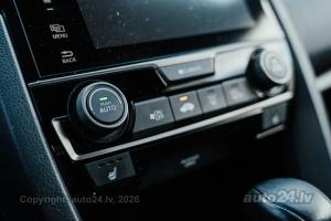 Zils Honda Civic 2017 Tallina, ar dzinēja tilpumu 1.50 L un nobraukumu 178 tūkst. km par 14700 €, foto 17 vietnē AUTOMOTO.COM.LV