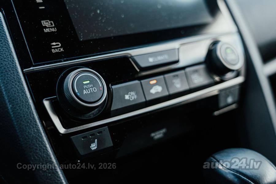 Zils Honda Civic 2017 Tallina, ar dzinēja tilpumu 1.50 L un nobraukumu 178 tūkst. km par 14700 €, foto 17 vietnē AUTOMOTO.COM.LV