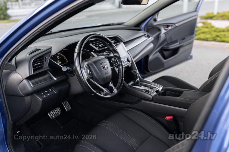 Blue Honda Civic 2017 in Tallinn, with an engine capacity of 1.50 L and mileage of 179 thousand km for 13990 €, photo 10 on AUTOMOTO.COM.LV