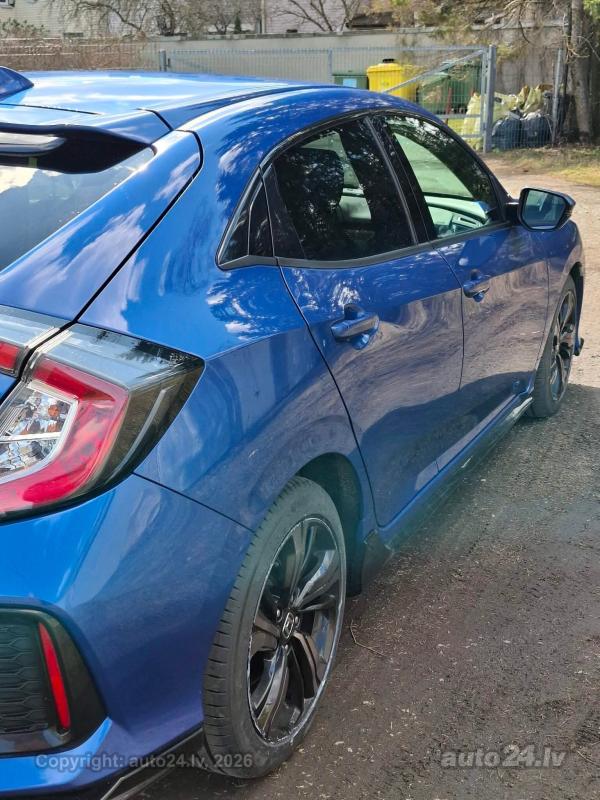 Blue Honda Civic 2018 in Tallinn, with an engine capacity of 1.50 L and mileage of 104 thousand km for 16500 €, photo 3 on AUTOMOTO.COM.LV