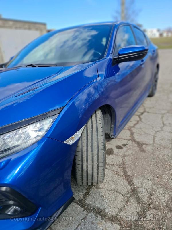 Blue Honda Civic 2018 in Tallinn, with an engine capacity of 1.50 L and mileage of 104 thousand km for 16500 €, photo 5 on AUTOMOTO.COM.LV