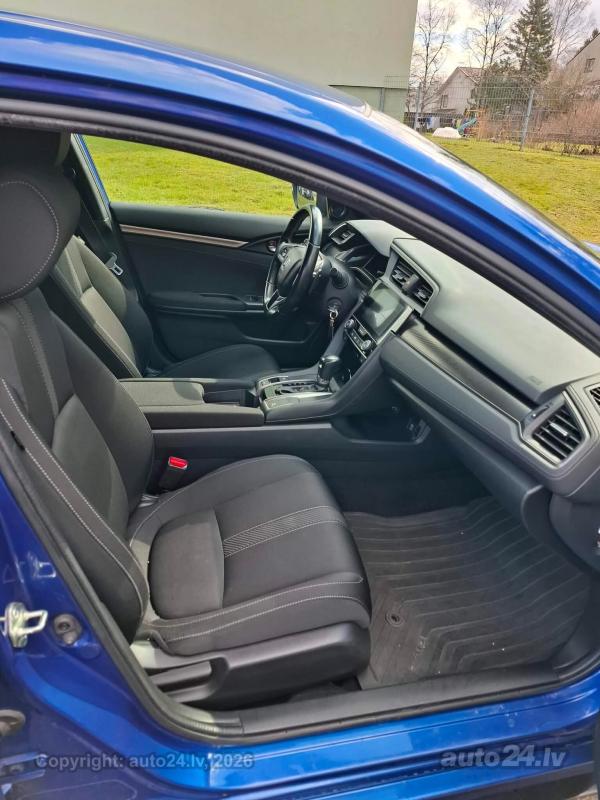 Blue Honda Civic 2018 in Tallinn, with an engine capacity of 1.50 L and mileage of 104 thousand km for 16500 €, photo 6 on AUTOMOTO.COM.LV