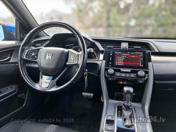 Blue Honda Civic 2018 in Tallinn, with an engine capacity of 1.50 L and mileage of 104 thousand km for 16500 €, photo 7 on AUTOMOTO.COM.LV