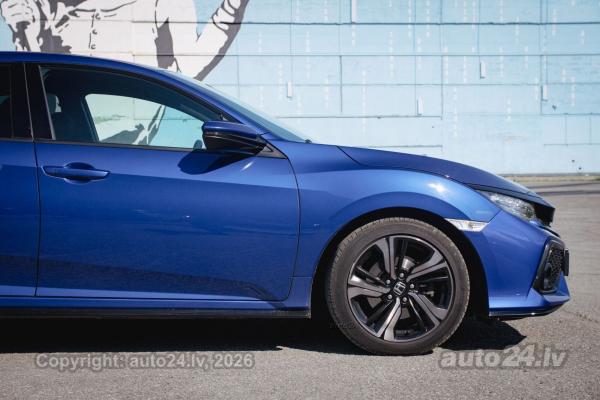 Blue Honda Civic 2018 in Tallinn, with an engine capacity of 1.50 L and mileage of 174 thousand km for 14999 €, photo 7 on AUTOMOTO.COM.LV