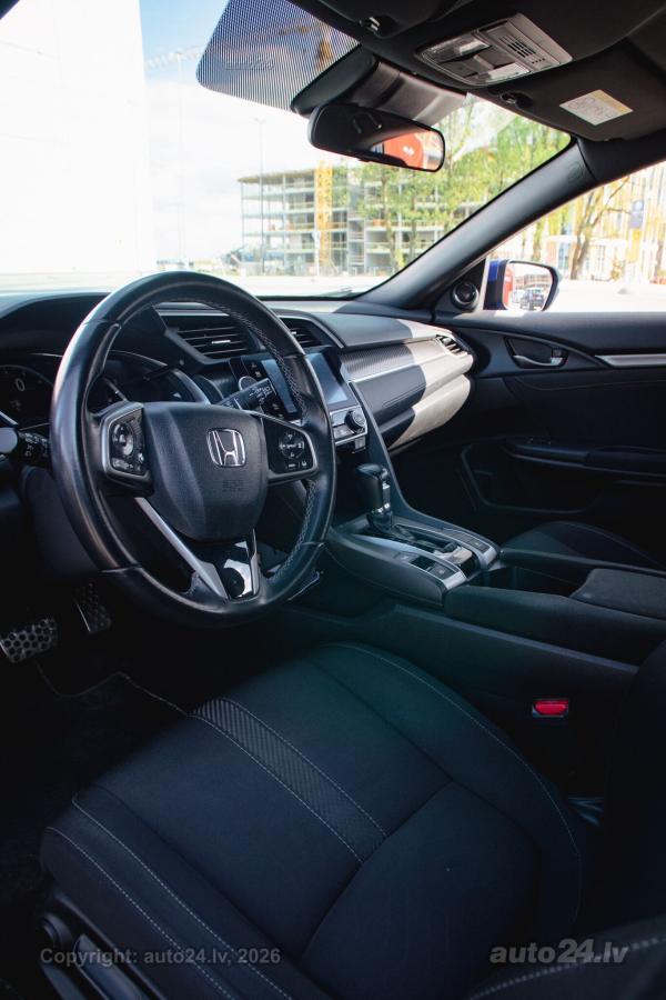 Blue Honda Civic 2018 in Tallinn, with an engine capacity of 1.50 L and mileage of 174 thousand km for 14999 €, photo 8 on AUTOMOTO.COM.LV