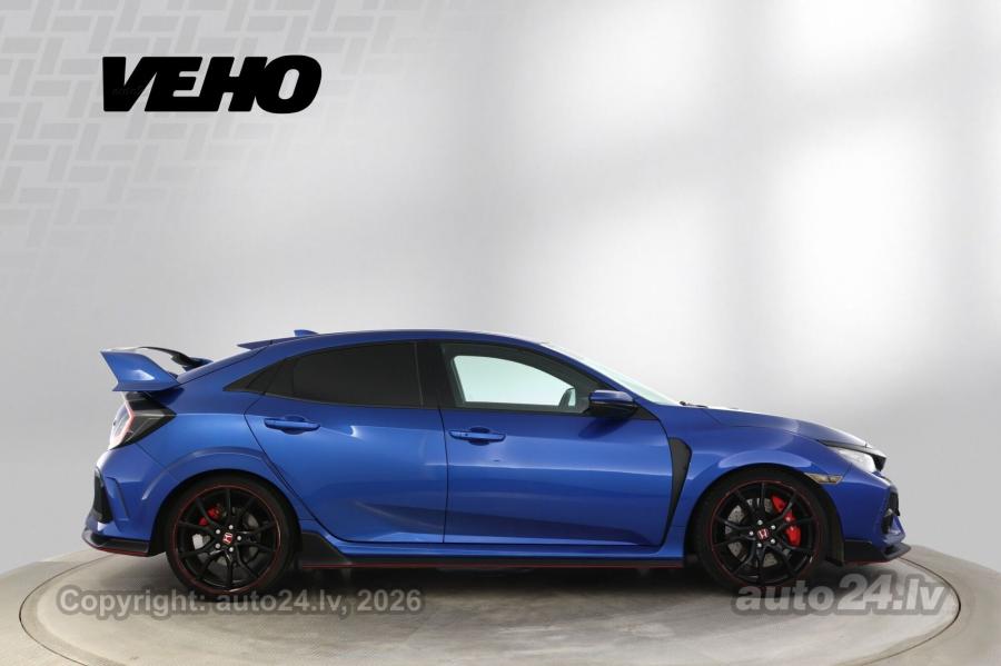Blue Honda Civic 2018 in Tallinn, with an engine capacity of 2.00 L and mileage of 110 thousand km for 26900 €, photo 3 on AUTOMOTO.COM.LV