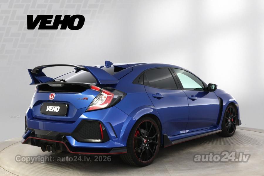 Blue Honda Civic 2018 in Tallinn, with an engine capacity of 2.00 L and mileage of 110 thousand km for 26900 €, photo 4 on AUTOMOTO.COM.LV