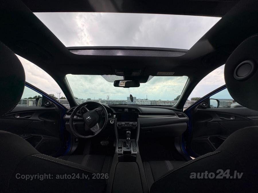 Blue Honda Civic 2018 in Tallinn, with an engine capacity of 1.00 L and mileage of 134 thousand km for 14900 €, photo 16 on AUTOMOTO.COM.LV